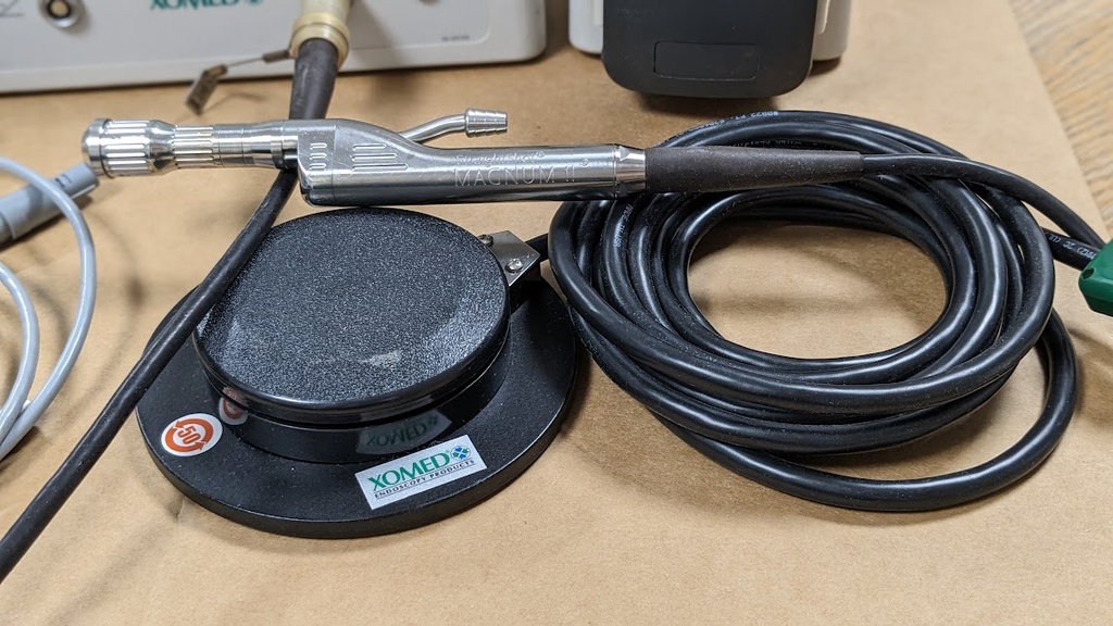 Medtronic™ Magnum Straightshot Microdebrider 1896200 with XPS 2000 and ...